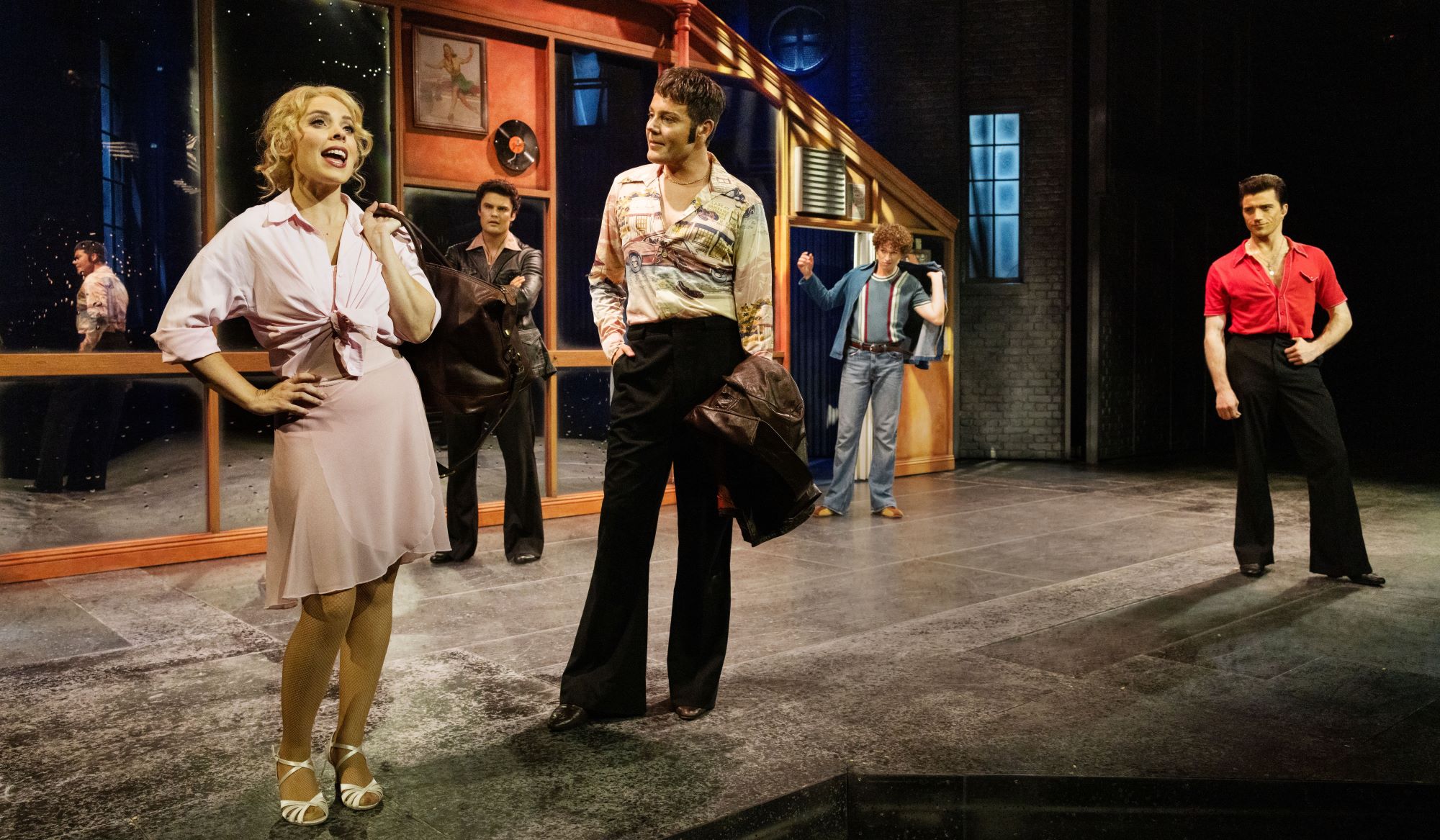 Anmeldelse: Saturday Night Fever - Scenekanten